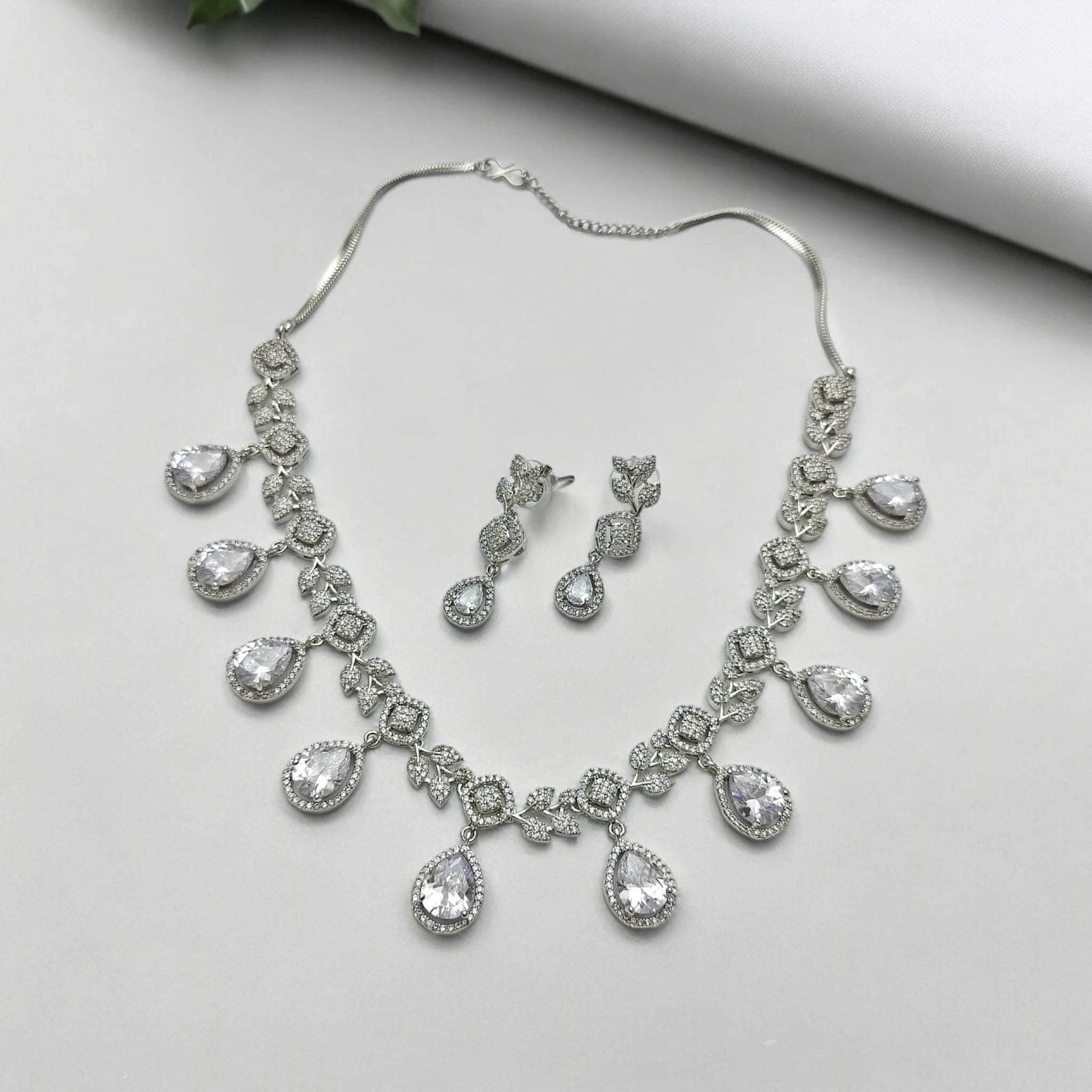 NECKLACES – Neervi Lifestyle